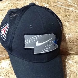 Nike | Accessories | Nwot U Of Arizona College World Series Unisex Cap ...